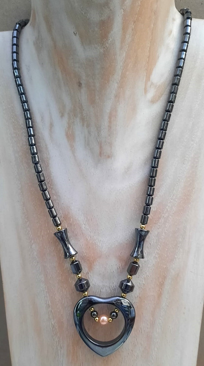 Colliers Hématite et pendentifs Cœur